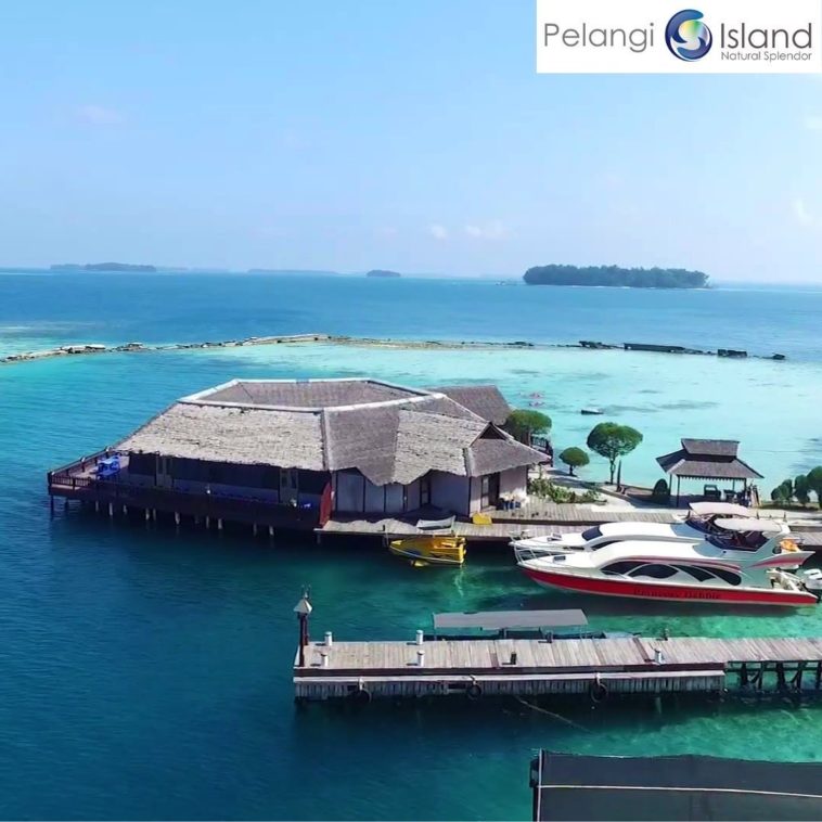 Liburan Berwarna-Warni di Pulau Pelangi - Cerita Wisata