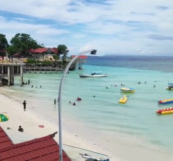 APA SERUNYA SIH LIBURAN DI PANTAI CARITA? - Cerita Wisata