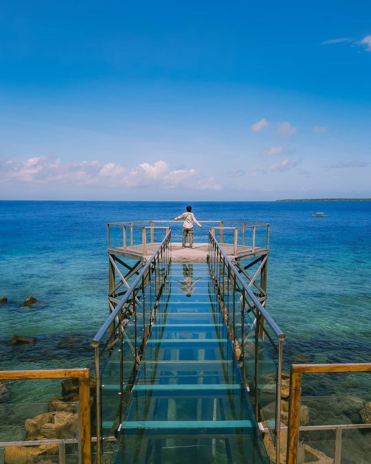 Pesona Gradasi Warna Air Laut di Pantai Tanjung Bira - Cerita Wisata